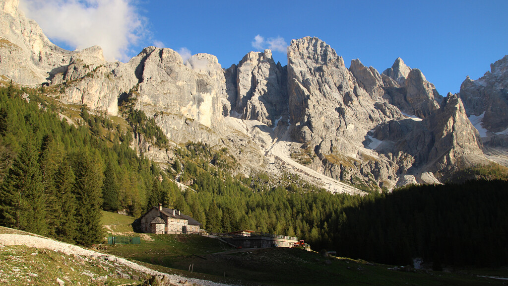 Itineraries in the Dolomites of Trentino, South Tyrol, Belluno and Friuli