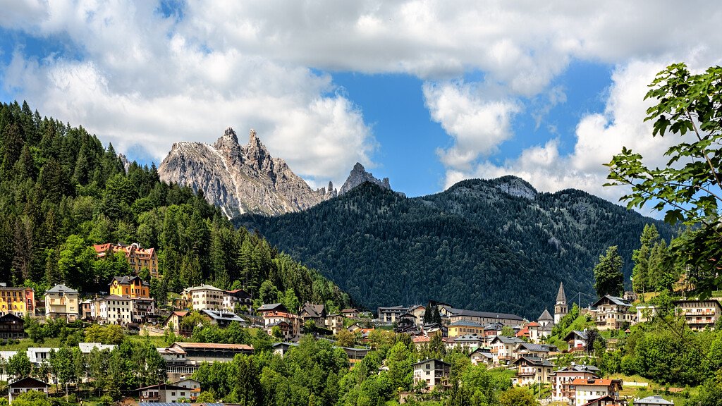 Il ponte tibetano di Perarolo di Cadore, nella Val Montina