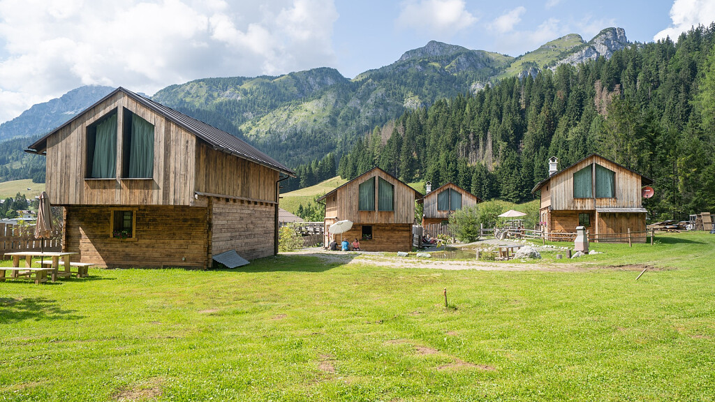Alpenglow: the magical phenomenon of the Dolomites recounted by the BBC